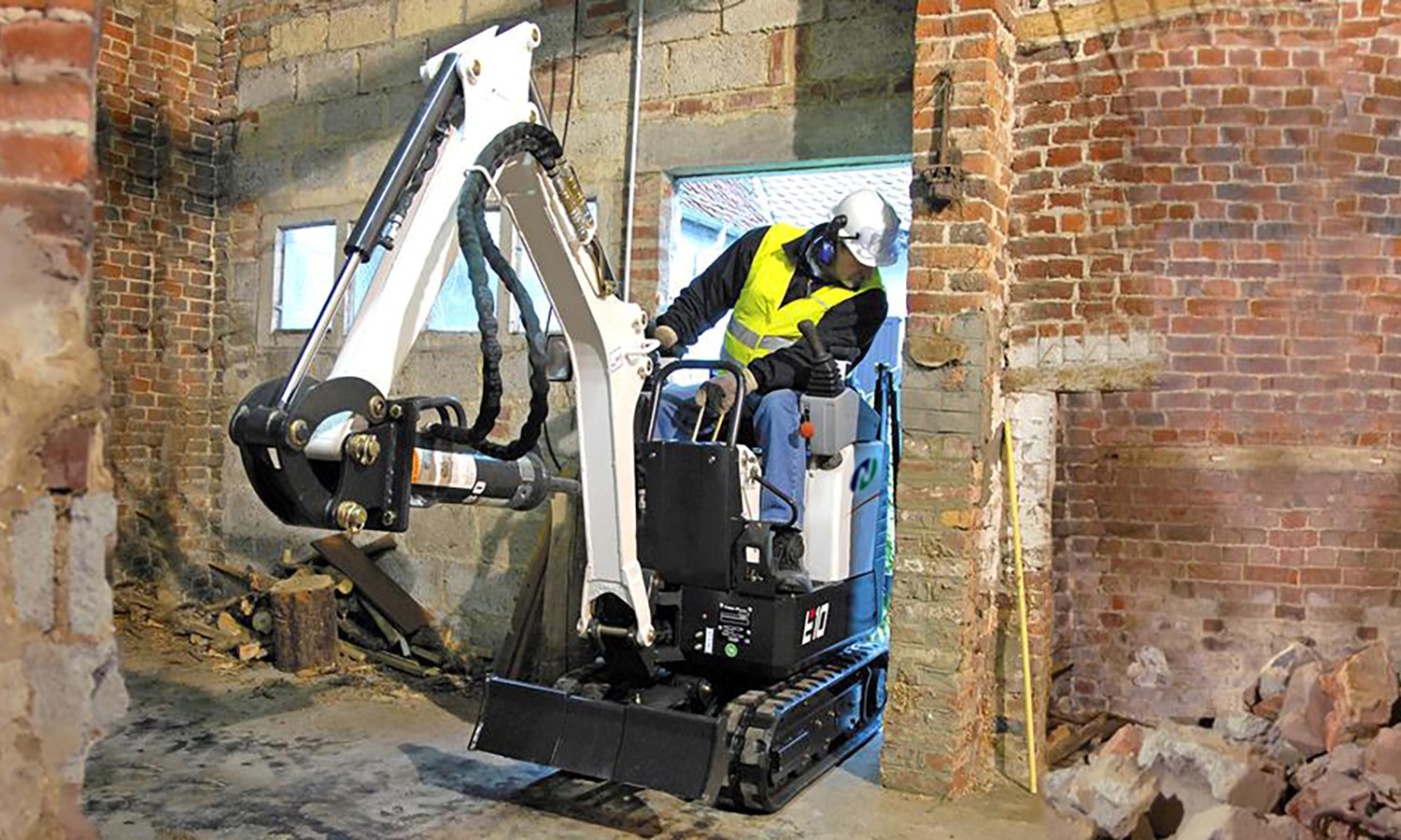 Bobcat E10 Micro Excavator | Nixon Hire